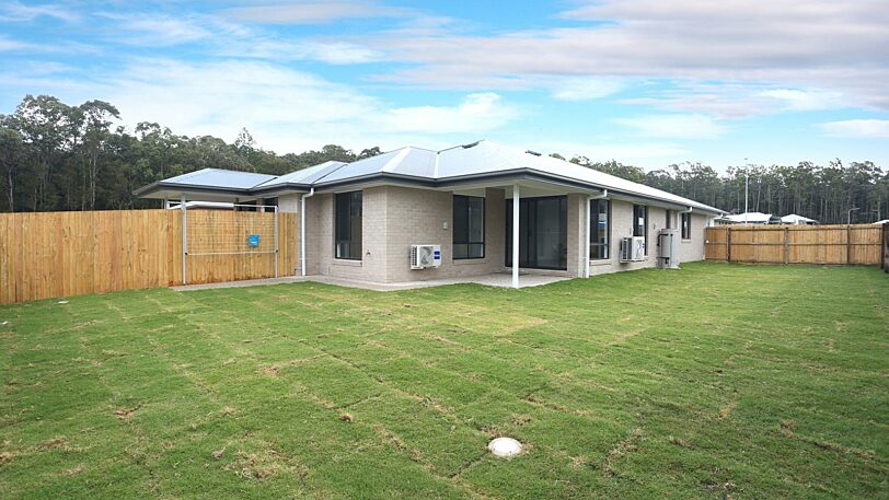 Little Real Estate | 3 Bedroom Duplexsemi-Detached For Rent | 1/6 Reo…