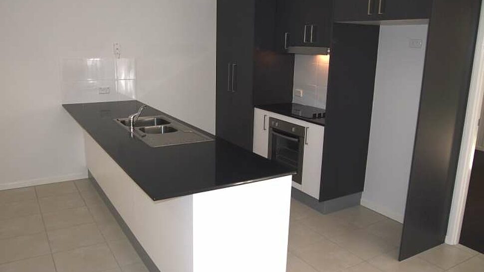 Little Real Estate | 3 Bedroom Duplexsemi-Detached For Rent | 1/9…